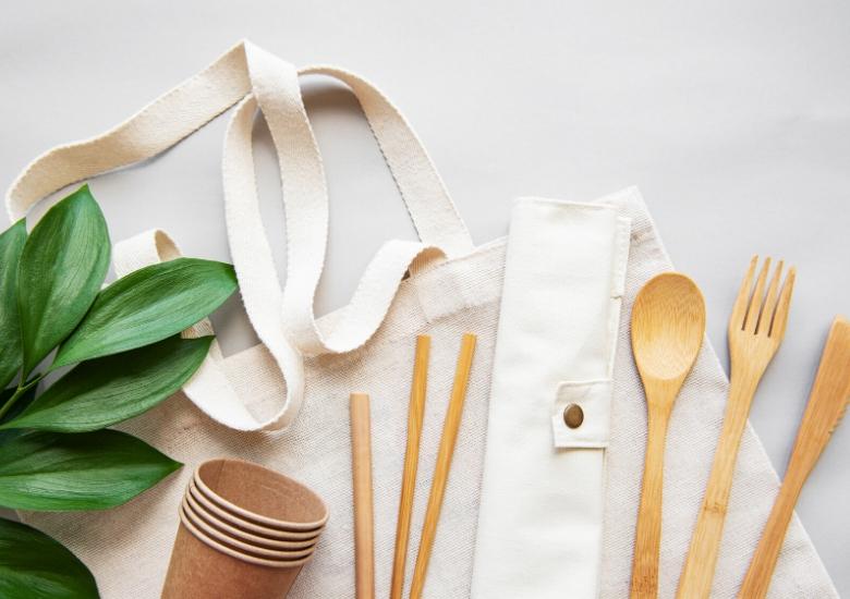 5 MUST-HAVE NATURAL ECO-FRIENDLY PRODUCTS - kiwi eco box